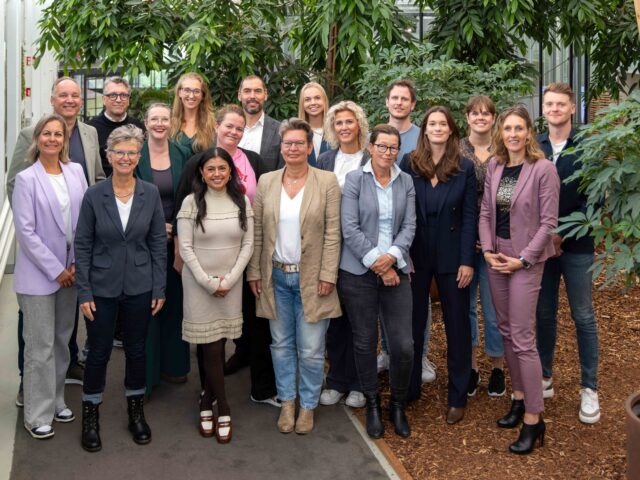 Home - Dutch Flower Group